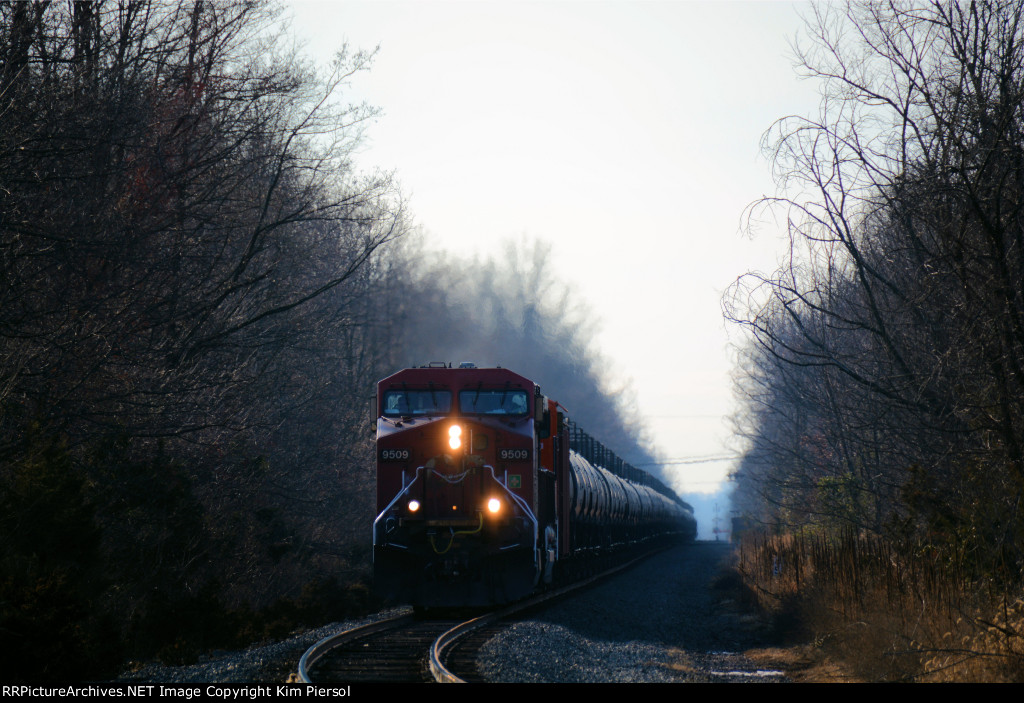 CP 9509 CSX Train K043 Crude Oil Empties